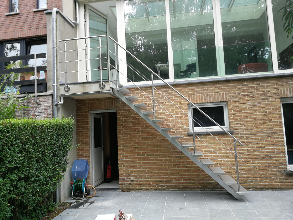 Nieuwe buitentrap naar nieuwe veranda - Graah aluminium designtrappen
