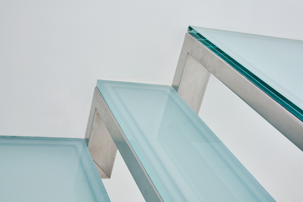 Modern stair Triangle at Chairat | www.graah.be