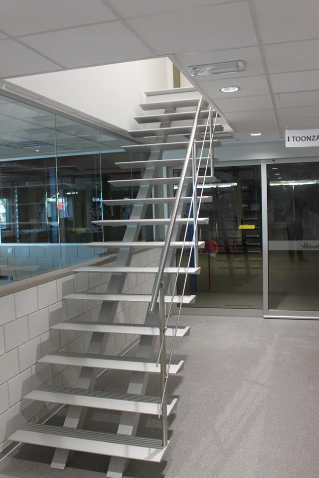 Modern stair Triangle at the company Sax / Florisan | www.graah.be