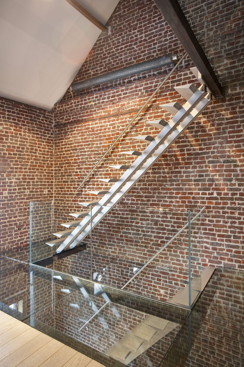 Trap Triangle in een loft te Gullegem - Graah aluminium designtrappen