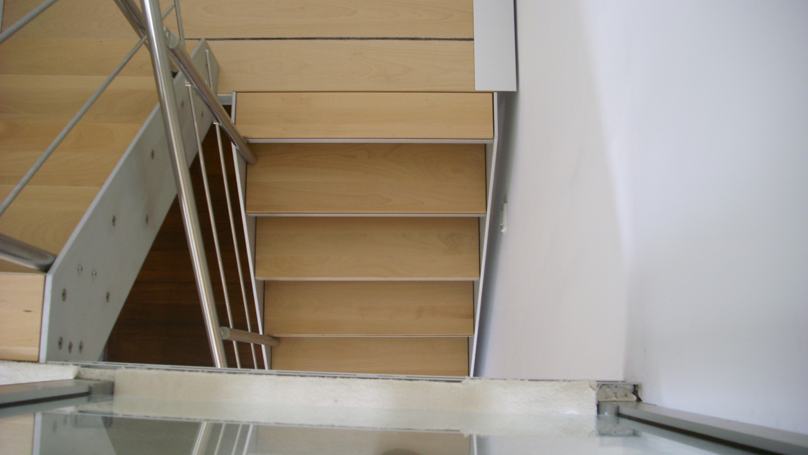 Trappen en Bordes met Hout - Graah aluminium designtrappen