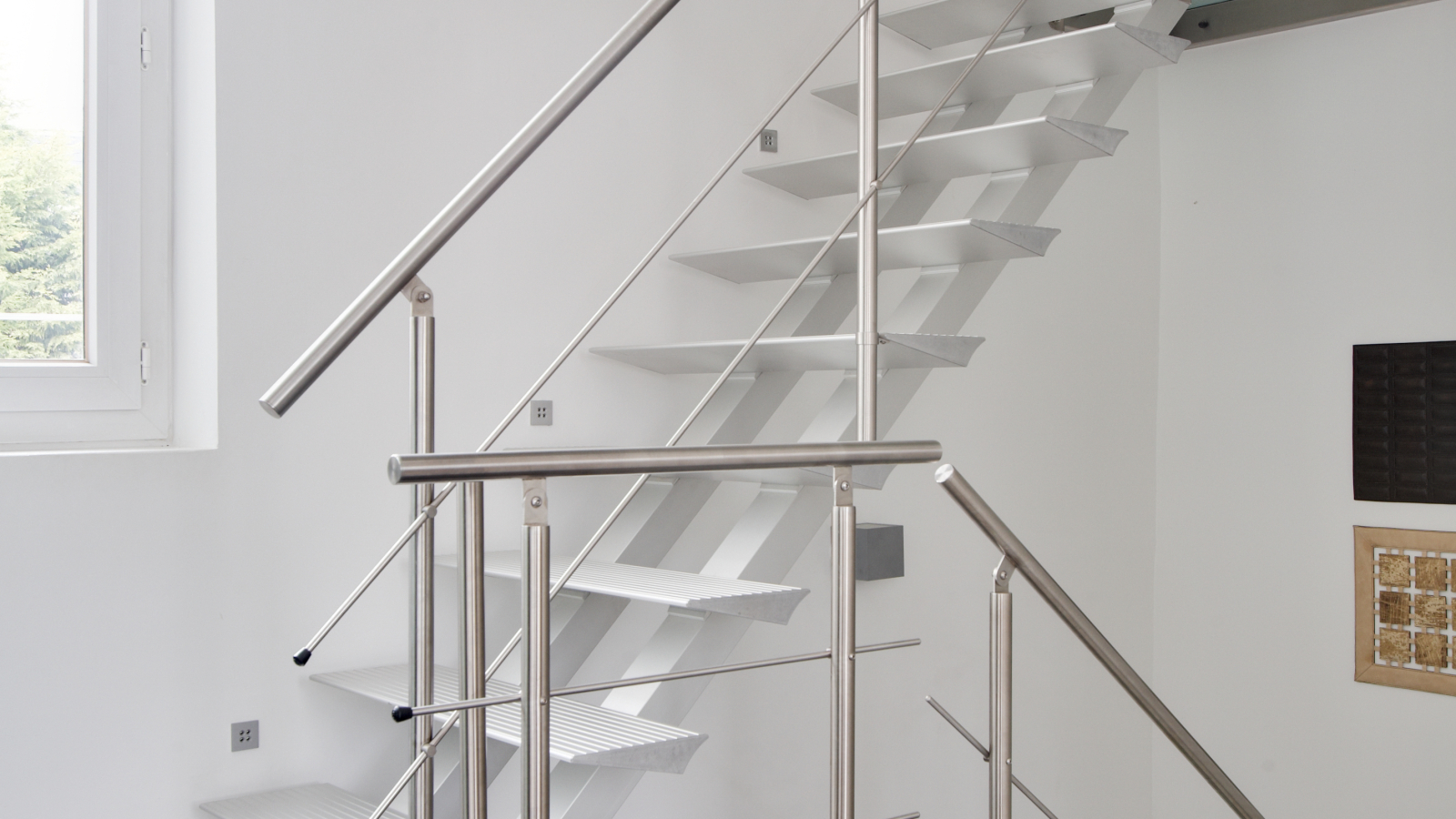 Modern stair Triangle at Chairat | www.graah.be