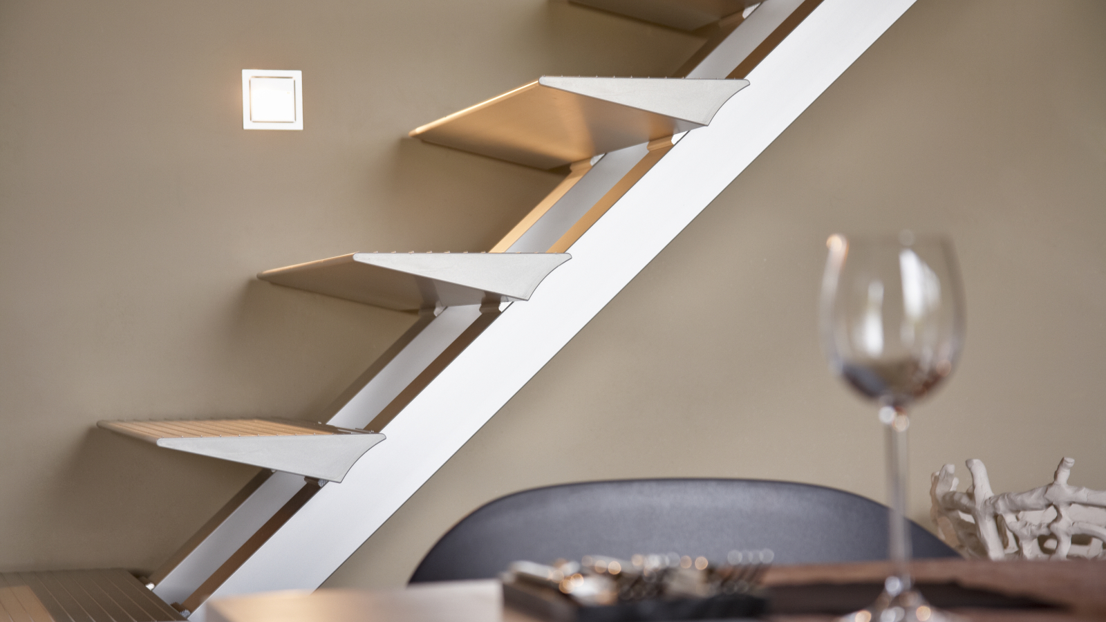 Trap Triangle landelijke stijl in Donk - Graah aluminium designtrappen