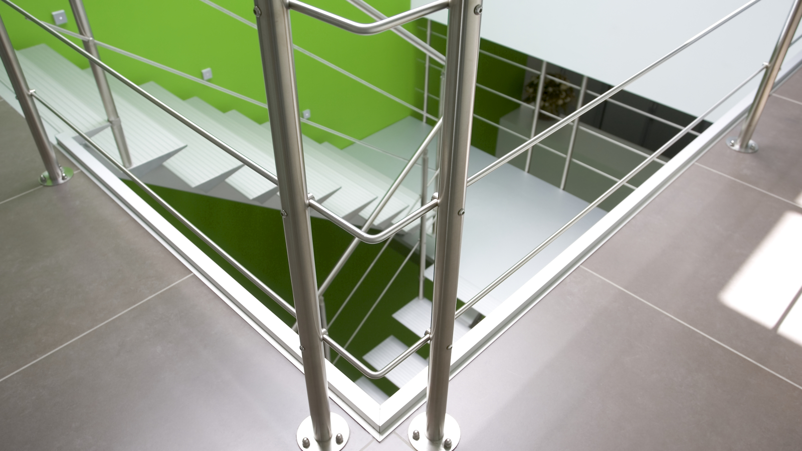 Modern stair Triangle in the company Fiscovan | www.graah.be