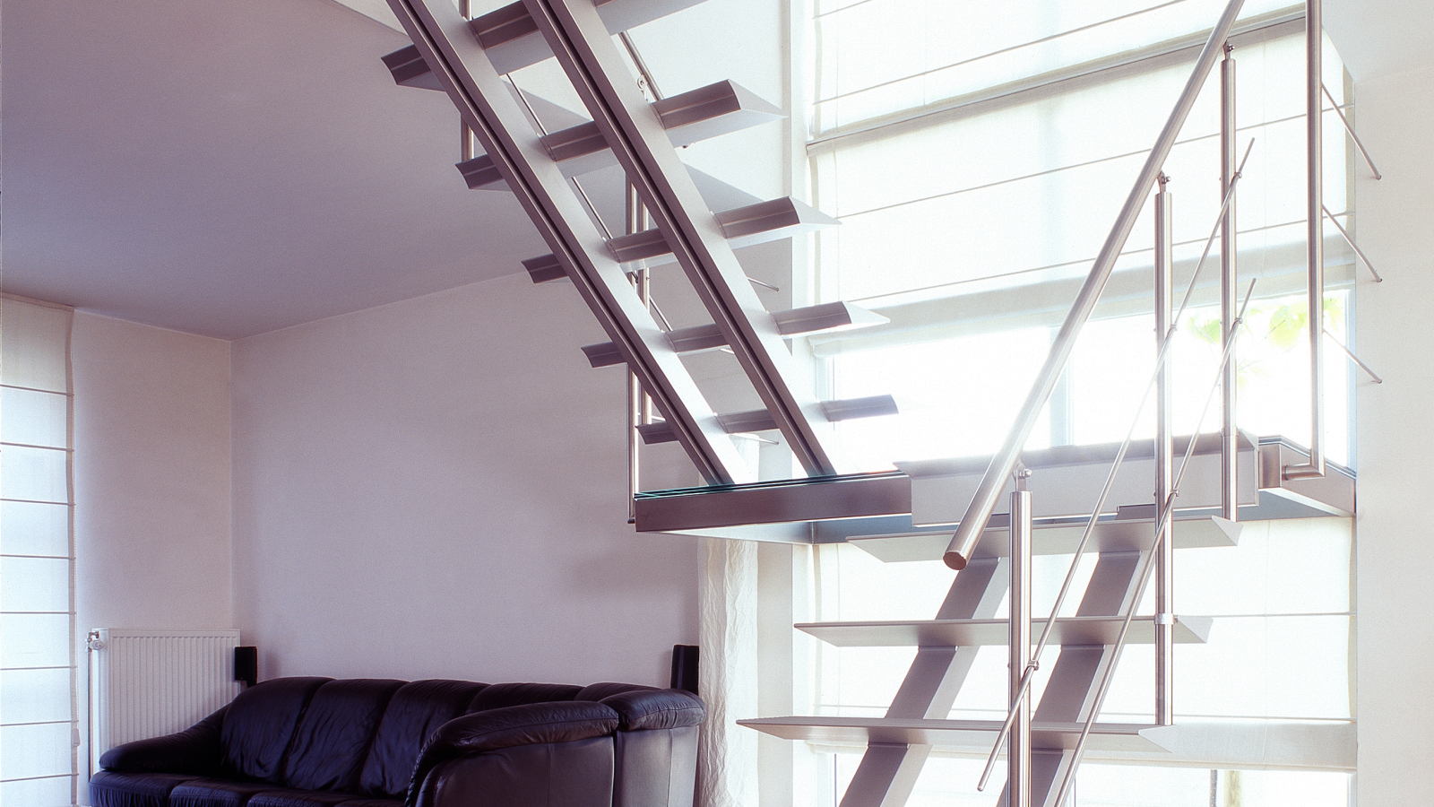 Modern stair Project Triangle6 | www.graah.be