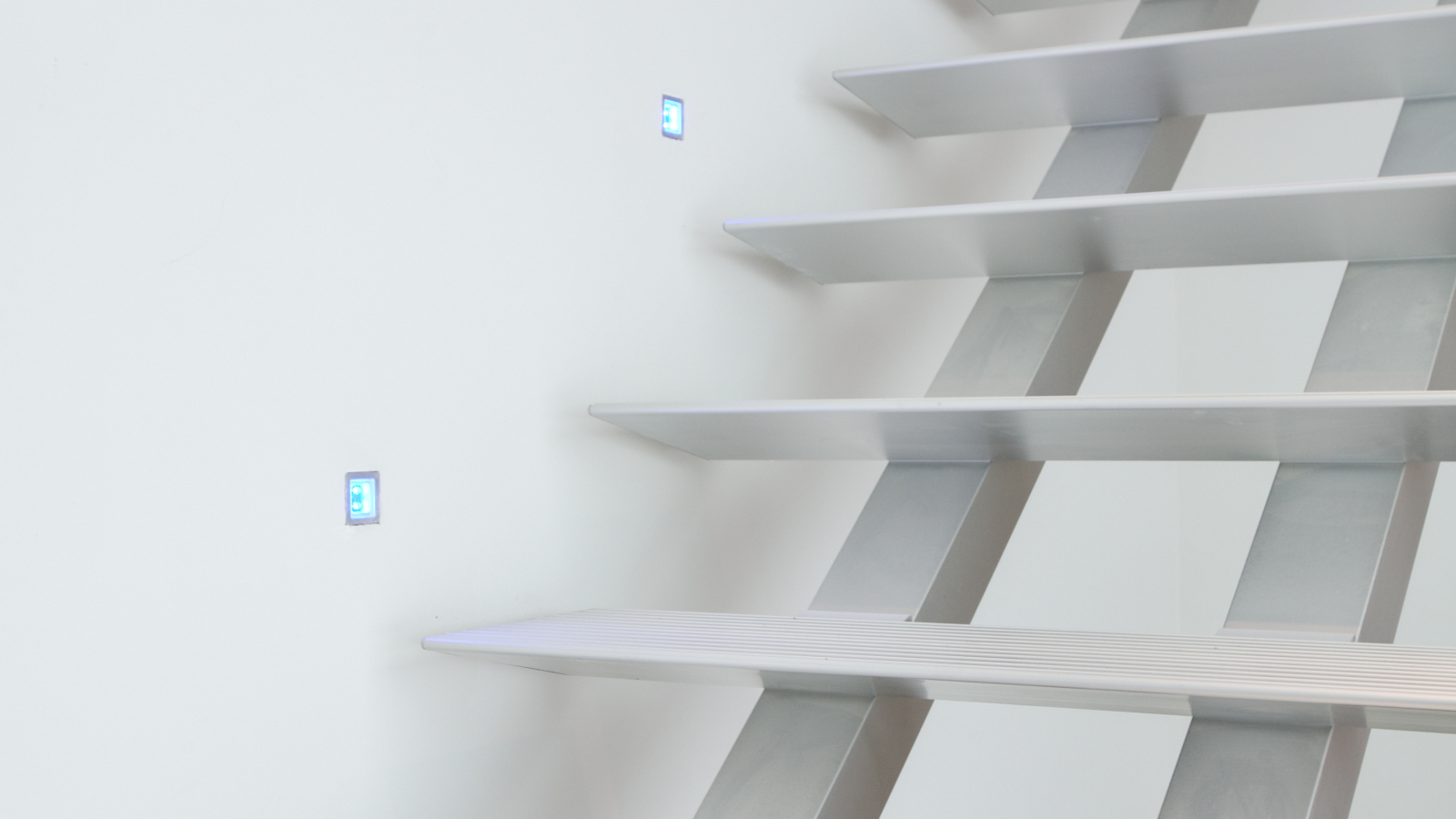 Trap Triangle en Concorde in Fretin - Graah aluminium designtrappen