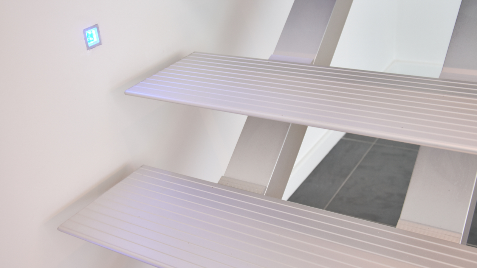 Trap Triangle en Concorde in Fretin - Graah aluminium designtrappen